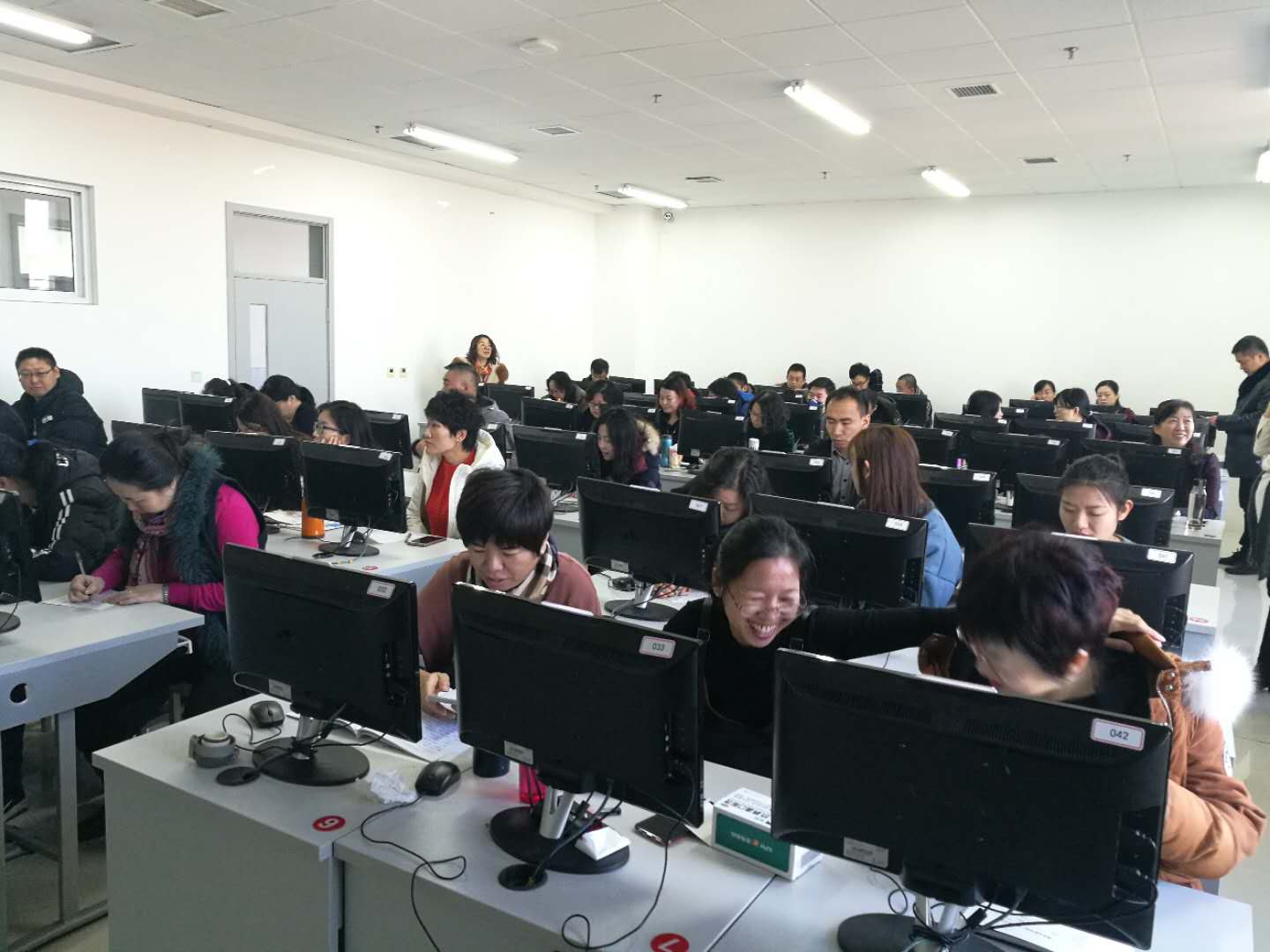 上海某公司office培训完美收官,东方瑞通终身学习，全国统一咨询热线：400-690-6115